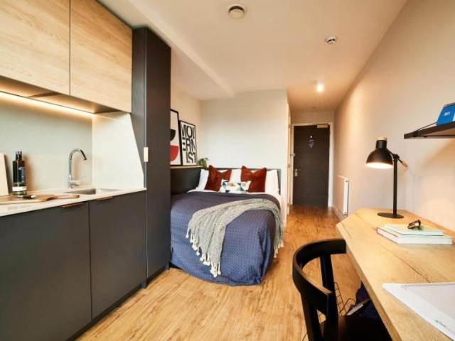40 Bedroom Shared Living/roommate Manchester Manchester LS90561198