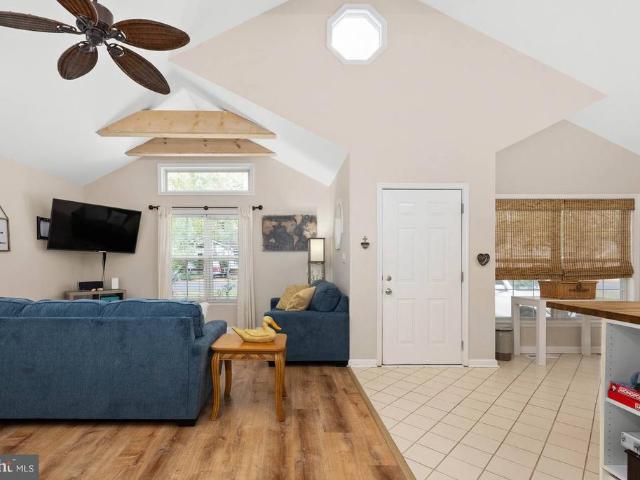 40 Birdnest Drive