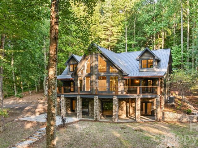 40 Boulder Lane