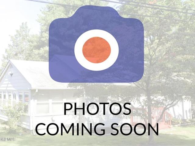 40 Breton Harbor Dr, Toms River, NJ 08753