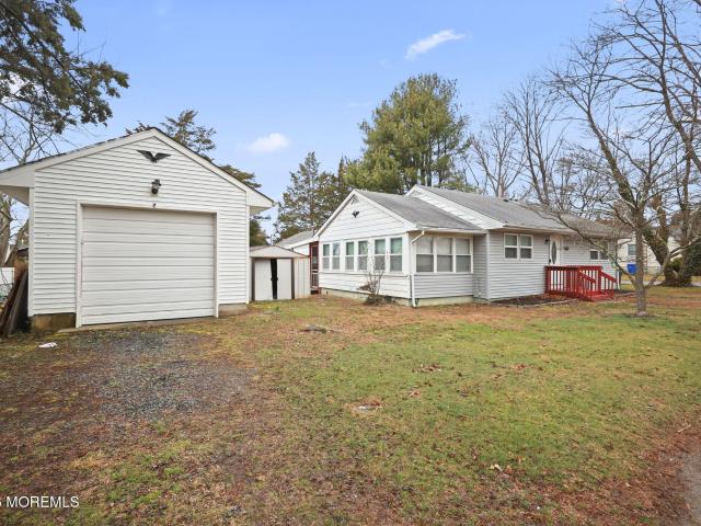40 Breton Harbor Dr, Toms River, NJ 08753 | MLS #22607