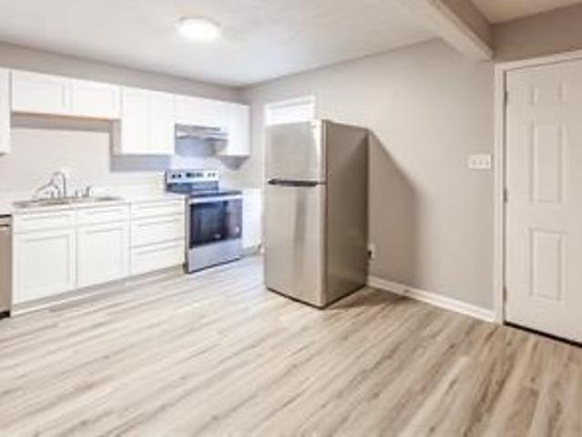 40 Carolane Dr