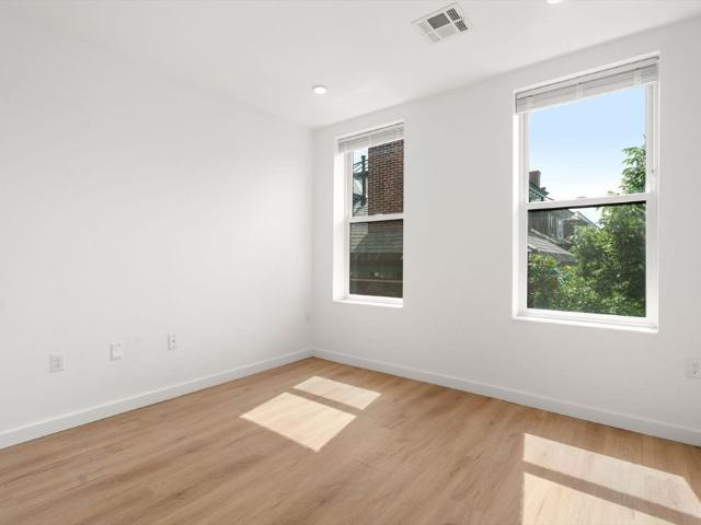 40 Centre St Unit 302, Brookline, US, MA