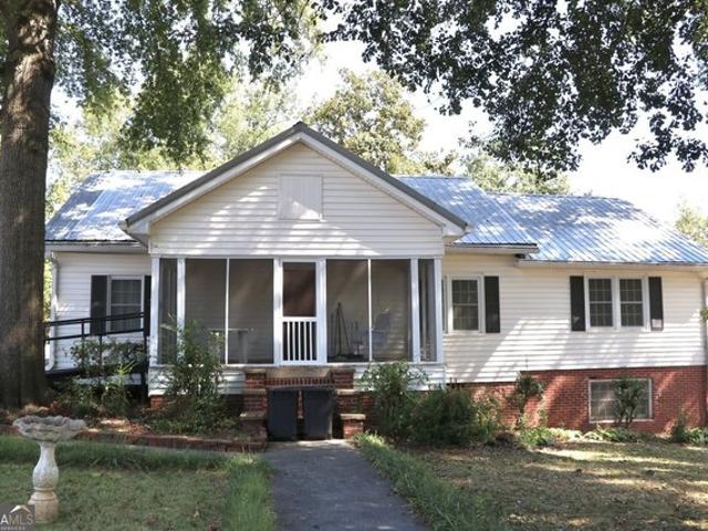 40 Church St, Trion, GA 30753