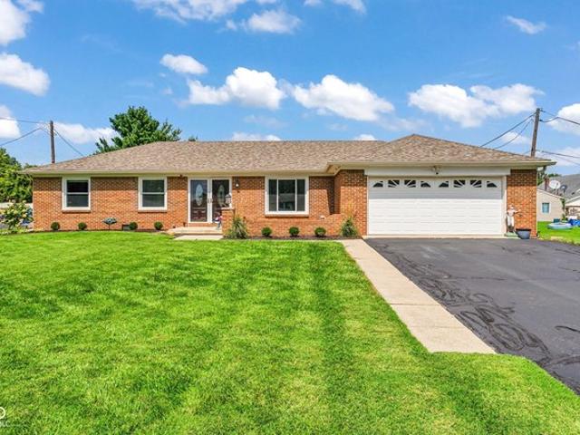 40 Circle Dr, Monrovia, IN 46157