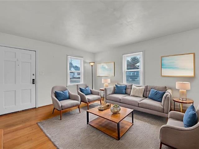 40 Crestwood CIR