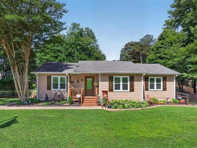 40 Cricket Walk Dr, Talking Rock, GA 30175