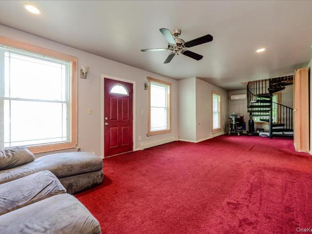 40 Deforest Avenue