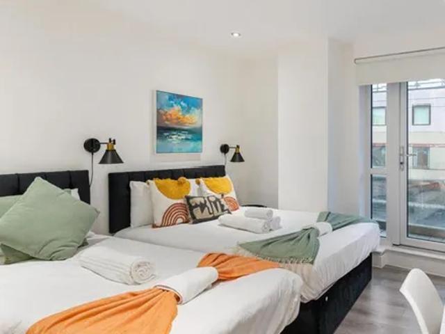40 Dunton Road, London, E10 7AF, United Kingdom | 3 bed apartment for rent #136035602 | Rentberry