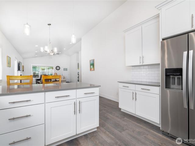 40 E Cedarland Lane