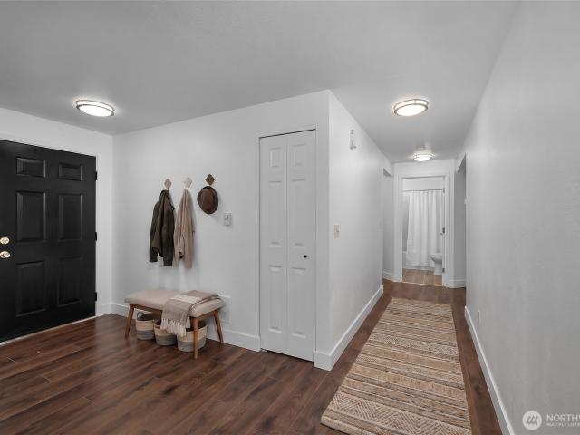 40 E Lambeth Way