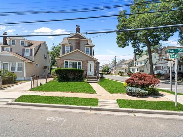 40 East Ave, Valley Stream, NY 11580