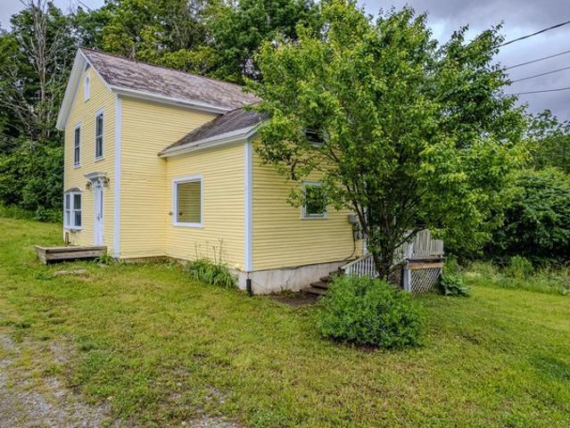 40 East St, Middletown Springs, VT 05757