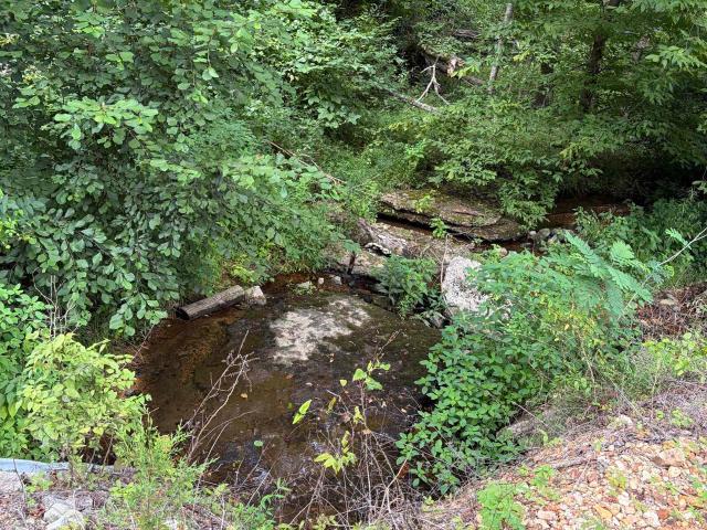 40 Edmonds Hollow Rd