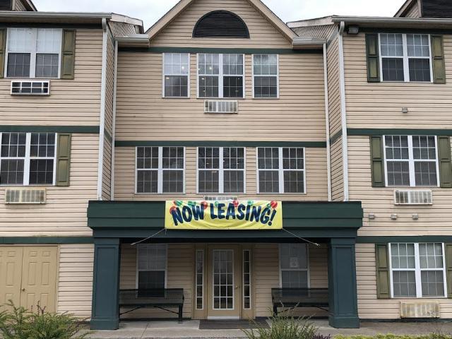 40 Edgewood Ave, 1 bed, 1 full bath