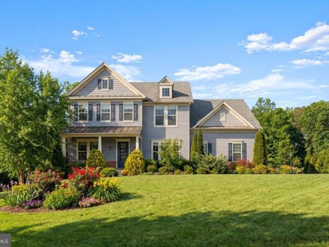40 Edgewater Dr, Fredericksburg, VA 22406