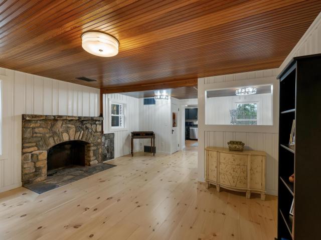 40 Emery Lane