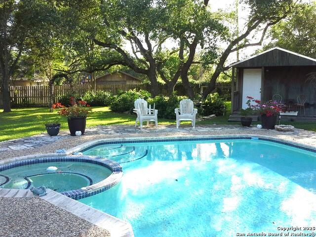40 Encino Loma