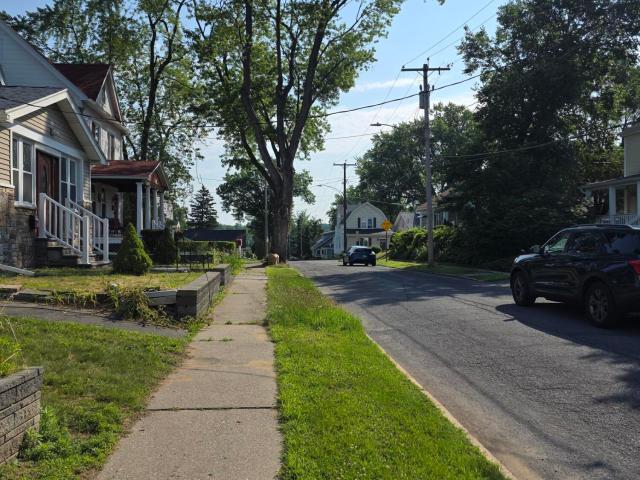 40 Frost Place