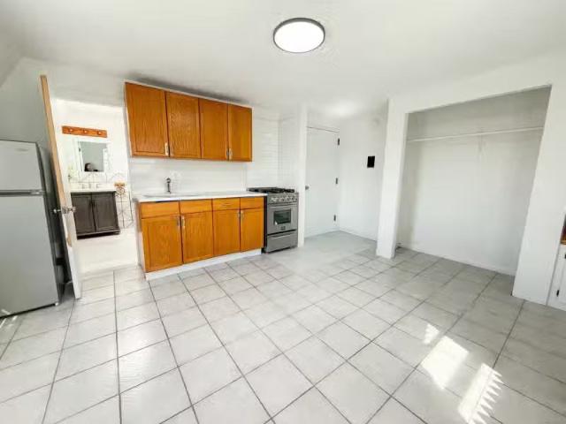 40 Franklin Street, New London, CT 06320