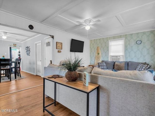 40 Frederick Pl, Keansburg, NJ 07734