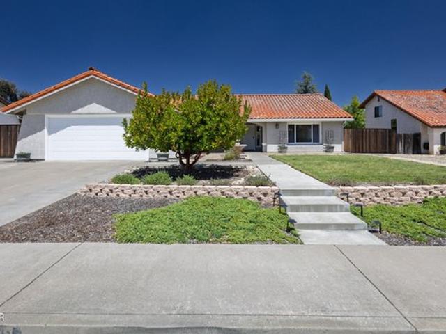 40 Galaxy Way, Lompoc, CA 93436
