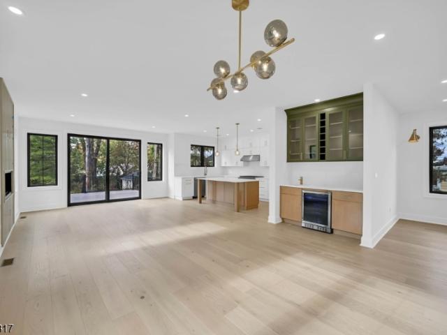 40 Girard Ave