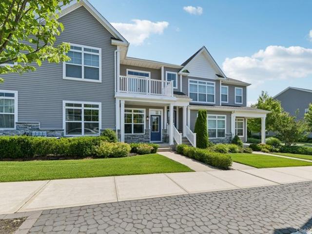 40 Grace Hall Ln, Yaphank, NY 11980
