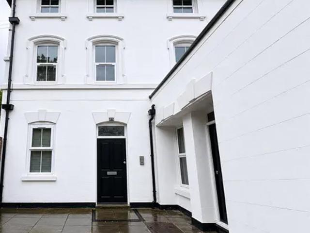 40 Green Lawn, New Ferry, CH42 2AT, United Kingdom | 1 bed duplex for rent #124671493 | Rentberry