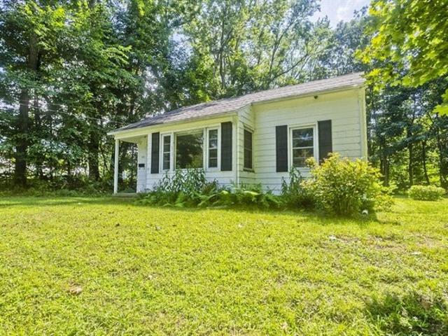 40 Hadley St, South Hadley, MA 01075