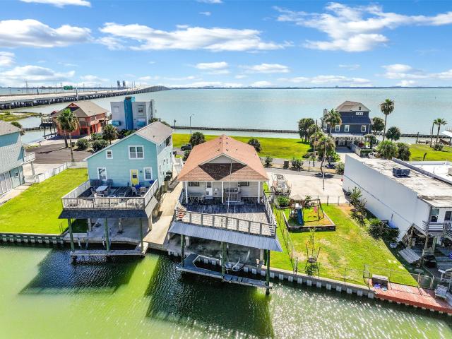 40 Harbor Circle