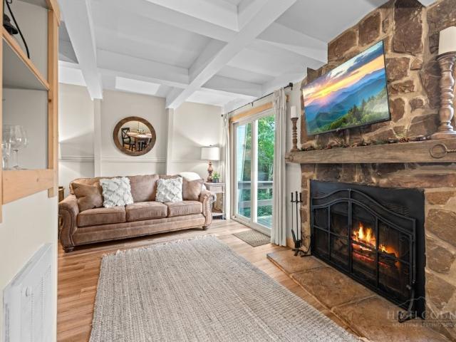 40 Hemlock Hills B