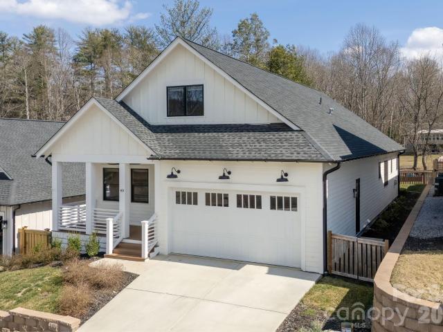 40 Hidden Pond Lane
