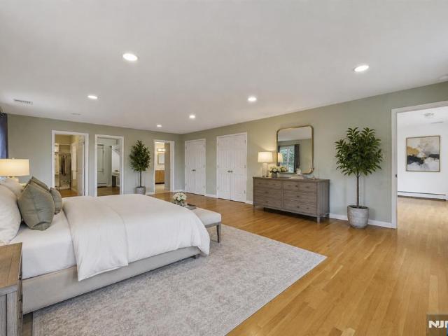 40 Horseneck Road