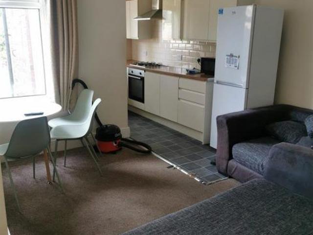 40 Hunter House Road, Hunters Bar