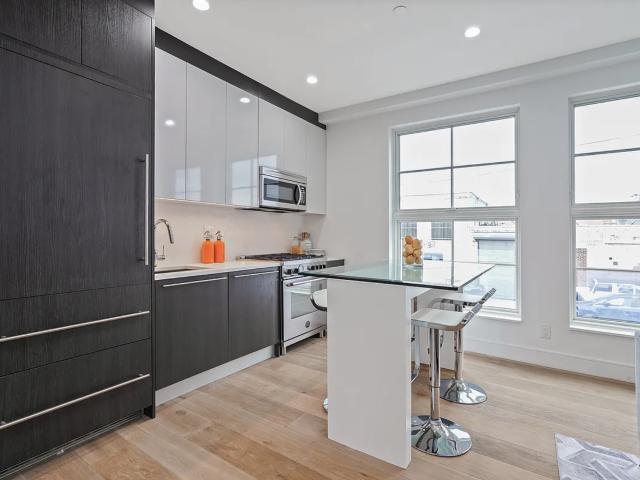 40 Huntington Street 1E