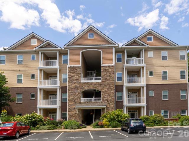 40 Hyannis Drive