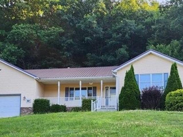 40 Innsbruck Dr, Emporium, PA 15834