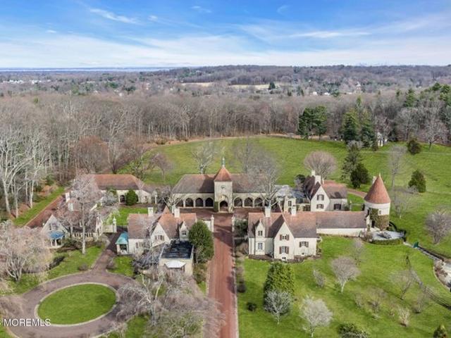 40 Independence Rd, Red Bank, NJ 07701