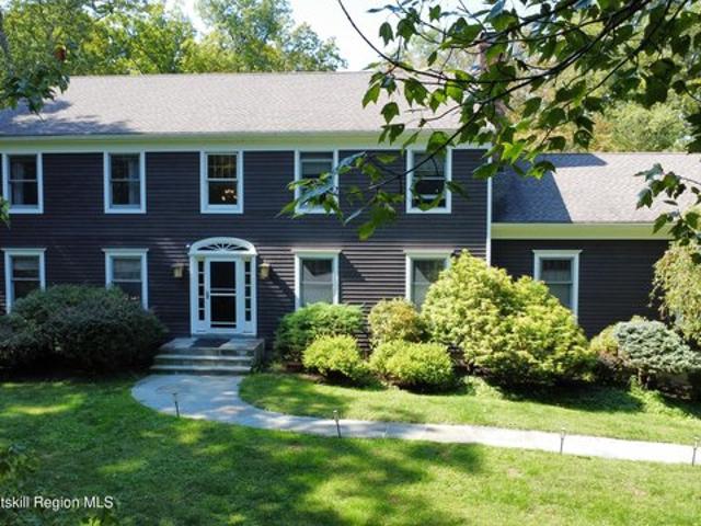 40 Kleine Kill Dr, New Paltz, NY 12561
