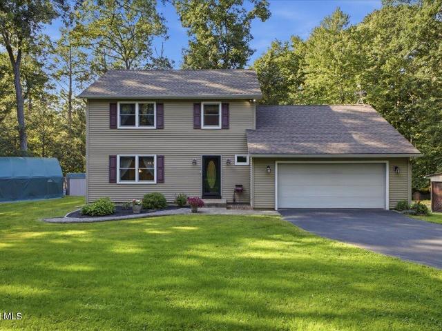 40 Knollwood Drive
