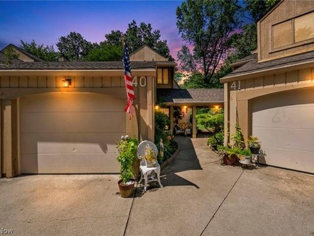 40 Landings Way, Avon Lake, OH 44012