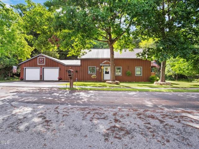 40 Lake Tour Rd, Lake Luzerne, NY 12846