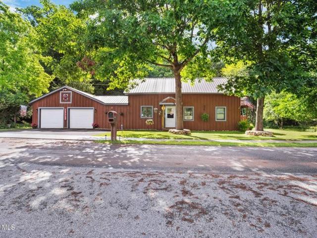 40 Lake Tour Rd, Lake Luzerne, NY 12846