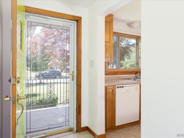 40 Lennox Avenue