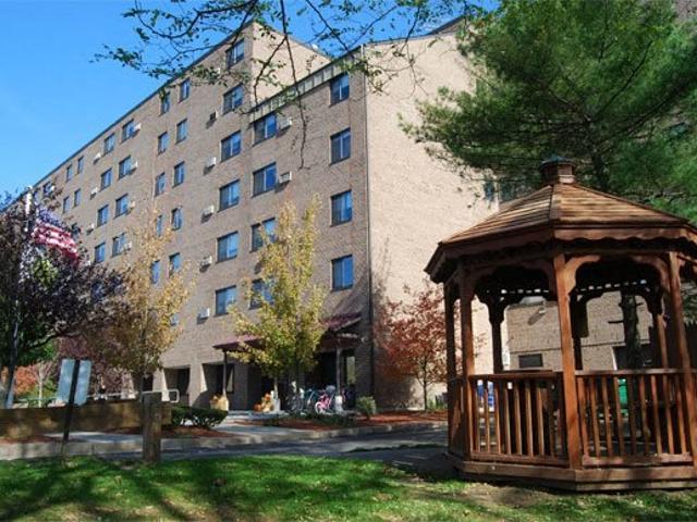40 Leander Street, 2 beds, 1 full bath