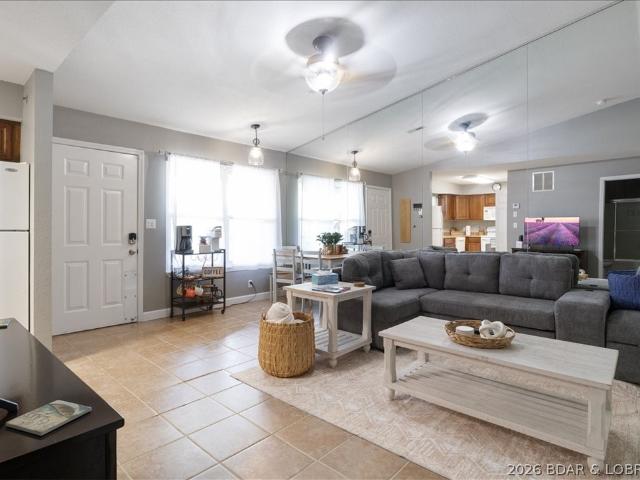 40 Lighthouse Road 1 401