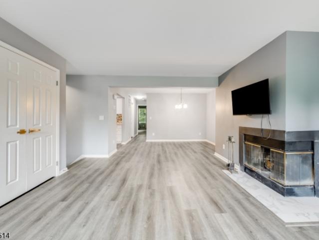40 Loantaka Way # F