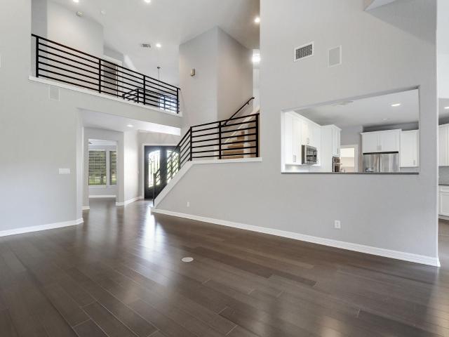 40 Lovegrass Ln