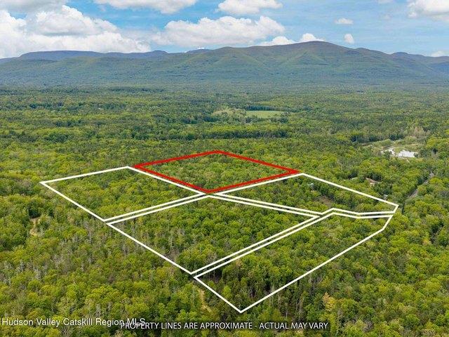 40 Mamoud Hills Rd, Woodstock, NY 12498